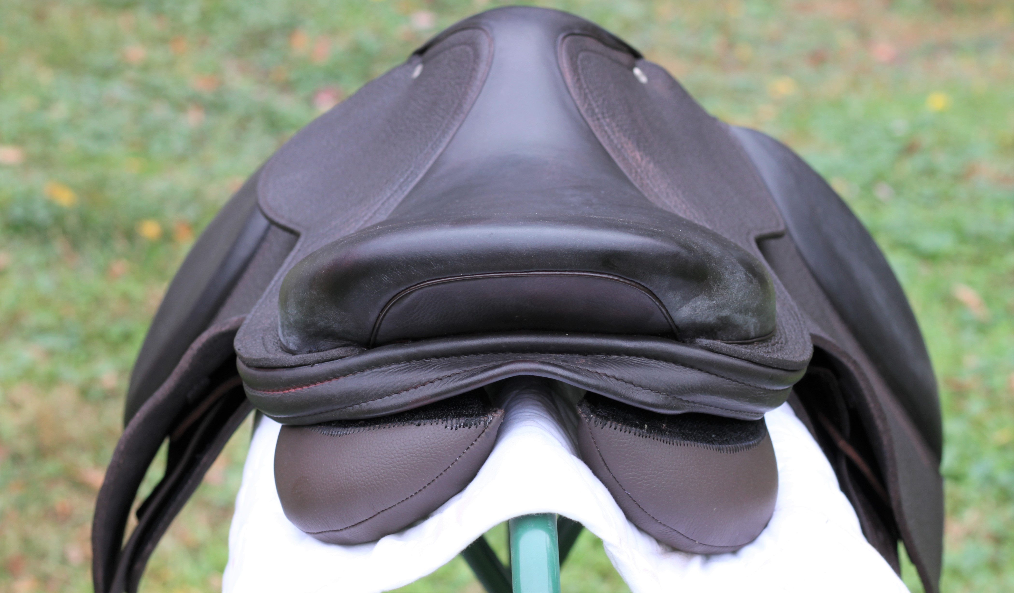 17 ½” Pegasus Jumping Saddle with Half Dragon Panels